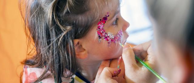 Most U.S. Children Use Potentially Toxic Makeup, Often During Play ...
